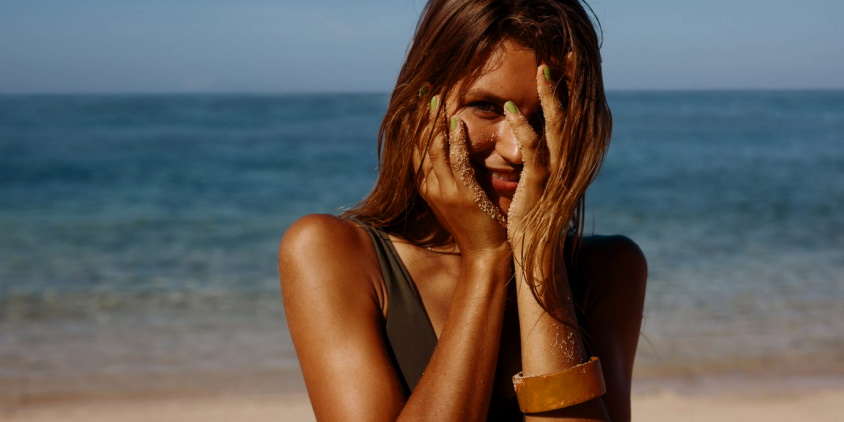 Makeup at the beach store